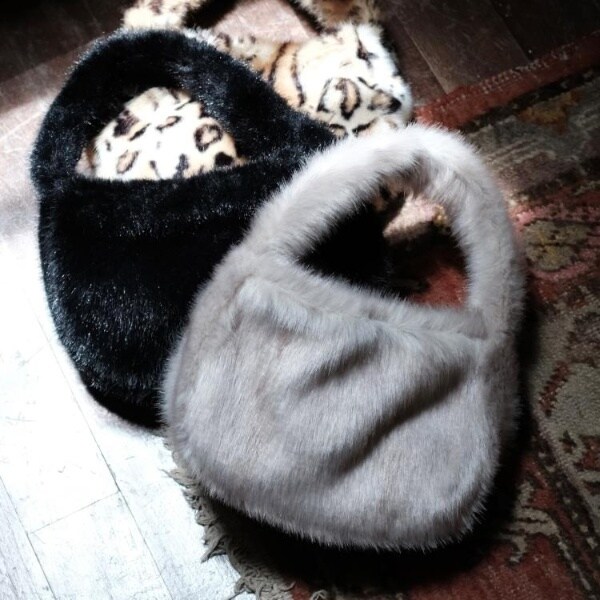 ドレステリア（DRESSTERIOR）/【CLASSY．12月号掲載】コンパクトフェイクファーバッグ