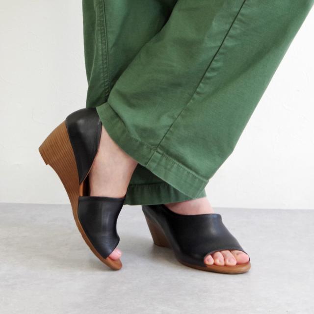 シュークローゼットセレクト（SHOE CLOSET SELECT）/BUENO （ブエノ） / オープントゥサイドカットサンダル J2410