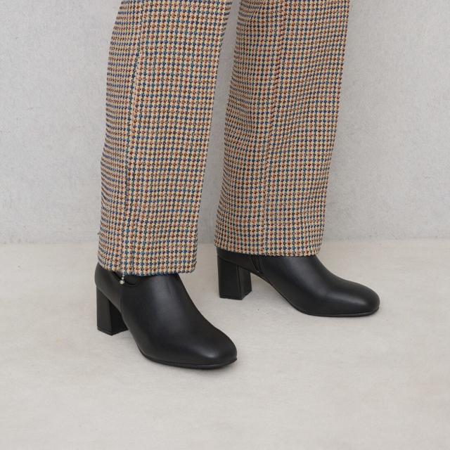 ラウナレア（Launa lea）/【25秋冬】スクエアトゥストレッチショートブーツ(S157)