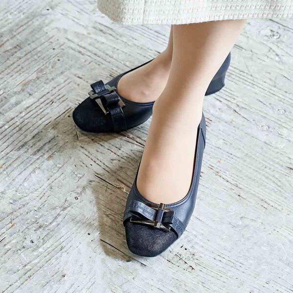 リズ・ラフィーネ（Riz raffinee）/【3E】バックリボンモチーフパンプス