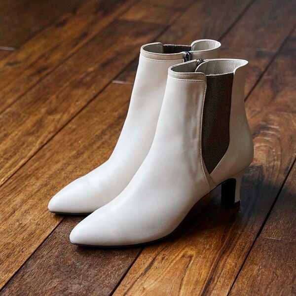 リズ・ラフィーネ（Riz raffinee）/ポインテッドトゥサイドゴアショートブーツ