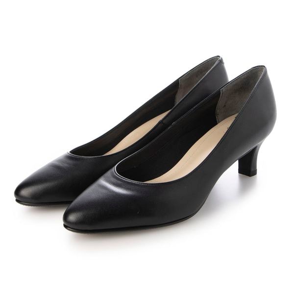 リズ・ラフィーネ（Riz raffinee）/ラウンドトゥプレーンパンプス