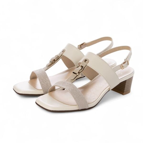 リズ・ラフィーネ（Riz raffinee）/【3E】スクエアトゥのヒールサンダル