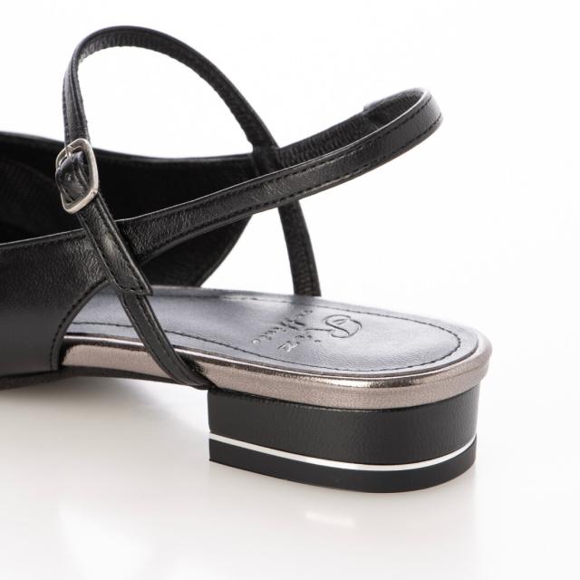 リズ・ラフィーネ（Riz raffinee）/バックストラップパンプス