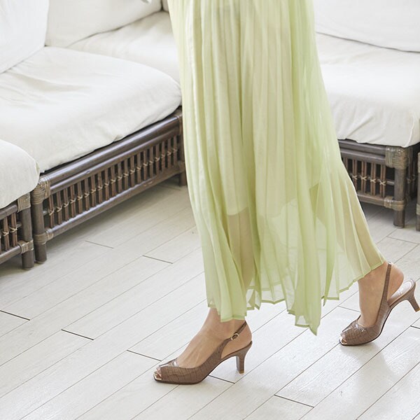 リズ・ラフィーネ（Riz raffinee）/スクエアカットバックベルトサンダル