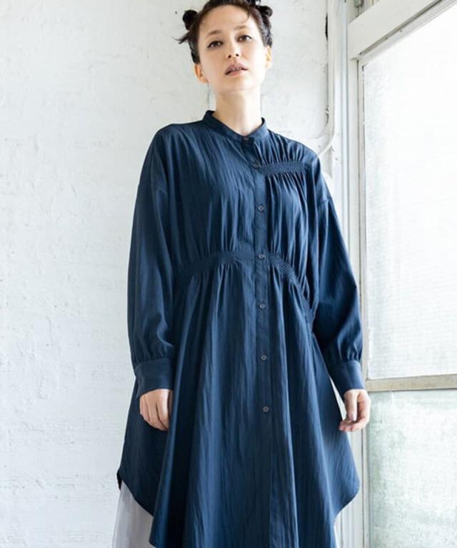 オズモーシス（OSMOSIS）/シャーリングロングブラウス