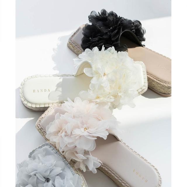 ランダ（RANDA）/【22．5−25．5】ボリュームフラワーミュールサンダル