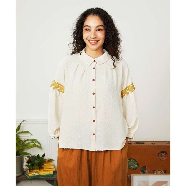 ホコモモラ（JOCOMOMOLA）/Encaje de Animal フラワーレースドビーブラウス