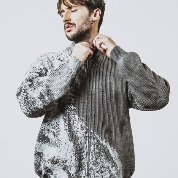 ノーアイディー（NO ID．）/ラバープリントドライバーズニットCD(カーディガン)