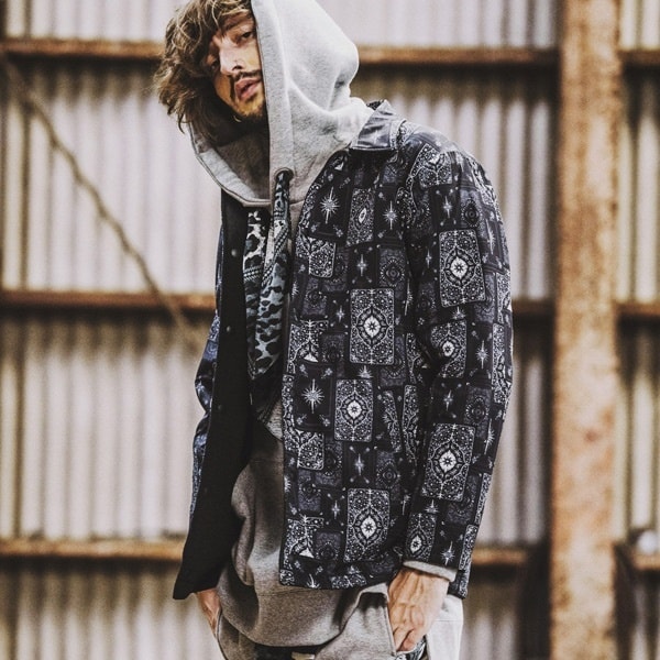 ノーアイディー（NO ID．）/トランププリントリバーシブルコーチJKT