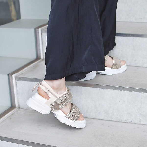 オゥ バニスター（Au BANNISTER）/【軽量】ボリュームスポーツサンダル