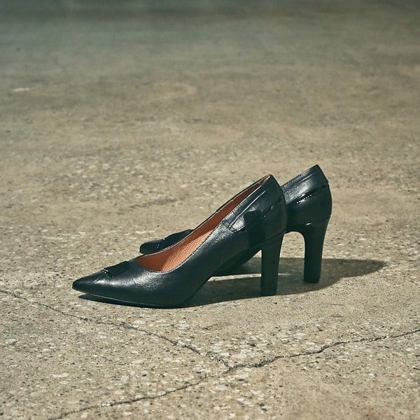 オゥ バニスター（Au BANNISTER）/ポインテッドパッチワーク8cmヒールパンプス