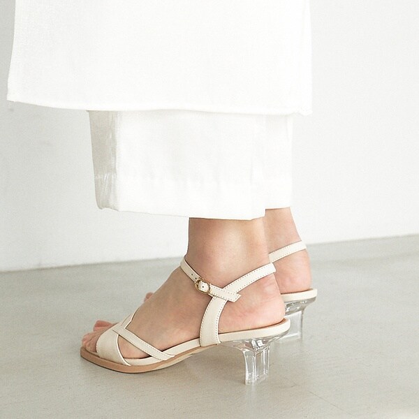 オゥ バニスター（Au BANNISTER）/クリアヒールサンダル