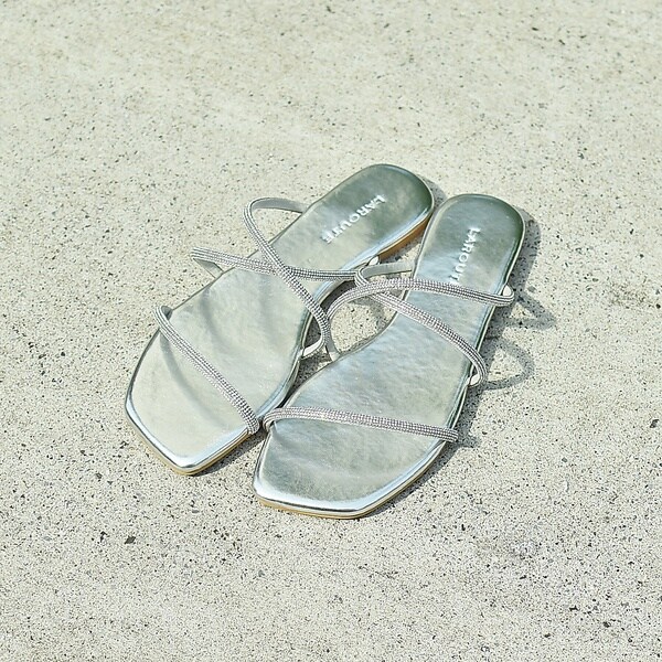 オゥ バニスター（Au BANNISTER）/【LAROUTE】グリッターコードフラットサンダル