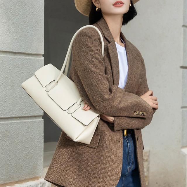 ベース（BASE）/【本革】 3層式 ロングハンドル スクエアバッグ