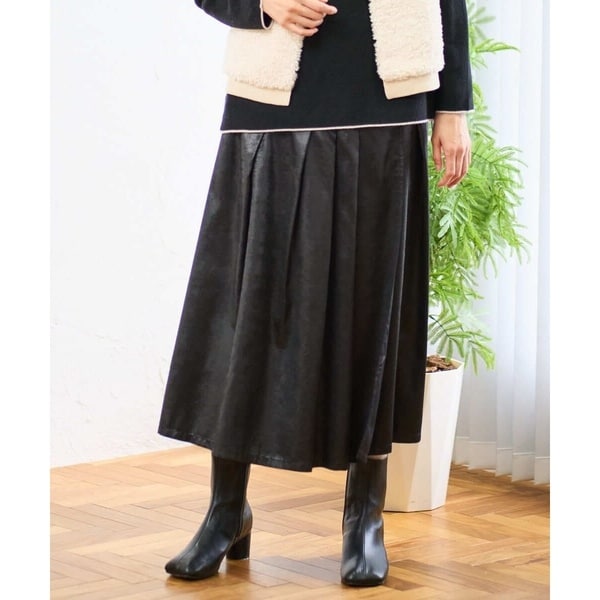 ジョルジュ・レッシュ（ES RECH）/フェイクレザーランダムタックスカート