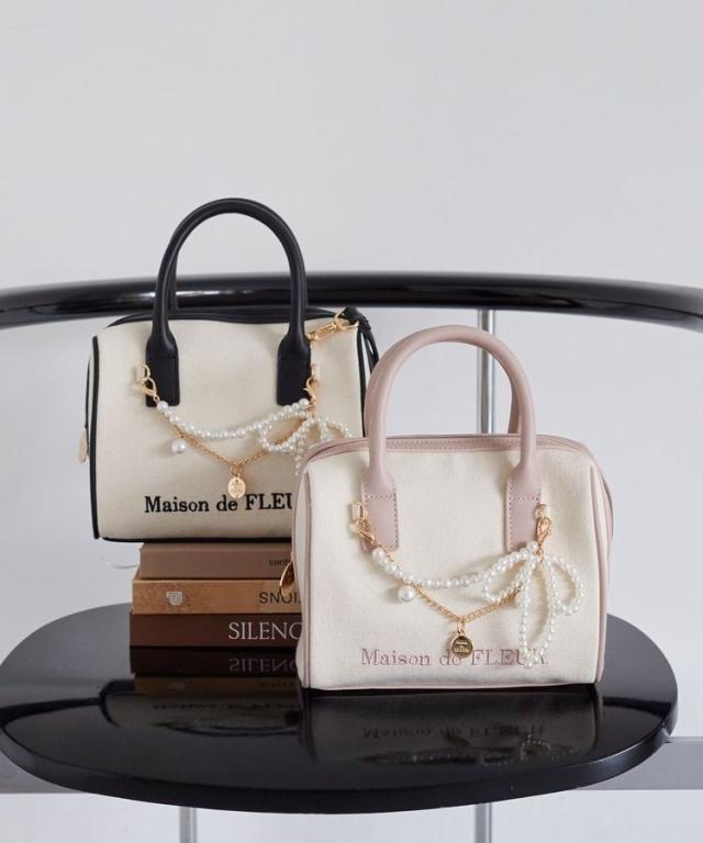 メゾン ド フルール（Maison de FLEUR）/チャーム付きキャンバスボストンバッグ