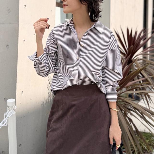 ノーリーズソフィー（NOLLEY’S sophi）/ウォッシャブルブロードメタル釦スキッパーシャツ