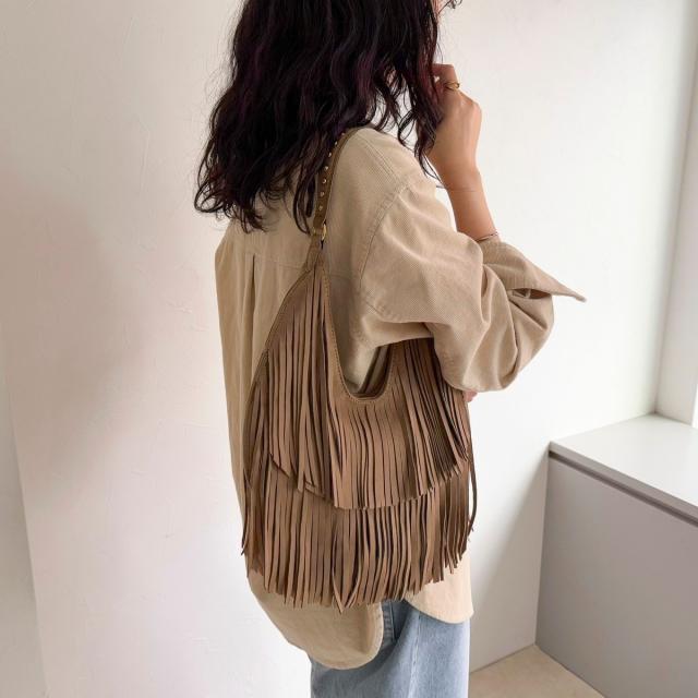 フレディエミュ（fredy emue）/スエードフリンジラウンドバッグ