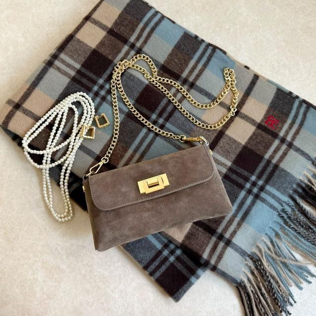 フレディエミュ（fredy emue）/【AULENTTI/オーレンティ】スエードチェーンポシェットバッグ