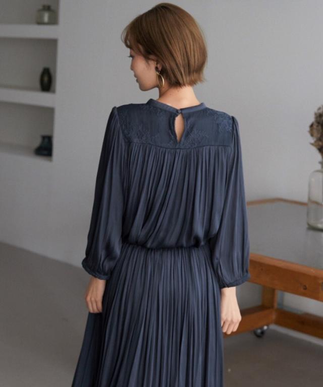 リュクスブリエ/ヴィンテージサテンギャザーブラウス