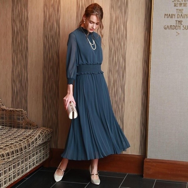 リュクス　ブリュレ（Luxe brille）/袖口リブ編みニット　ハイカラーネック　ウエストシャーリング切替プリーツ加工ミモレ丈ワンピース