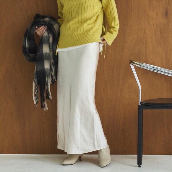 ドゥ アルシーヴ（Doux archives）/サテンナロースカート