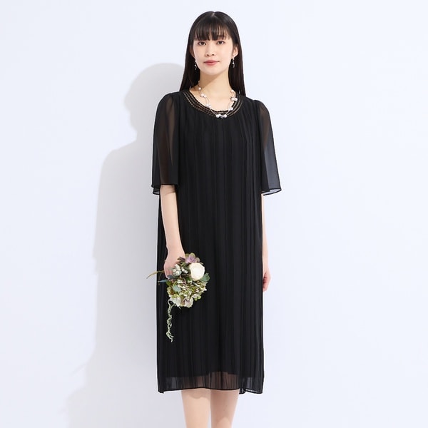 リリアンビューティ（Liliane Burty）/ソフトジョーゼット刺繍プリーツ加工ワンピース