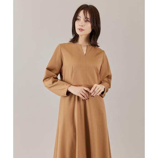 イネド（INED）/《大きいサイズ》キーネックワンピース