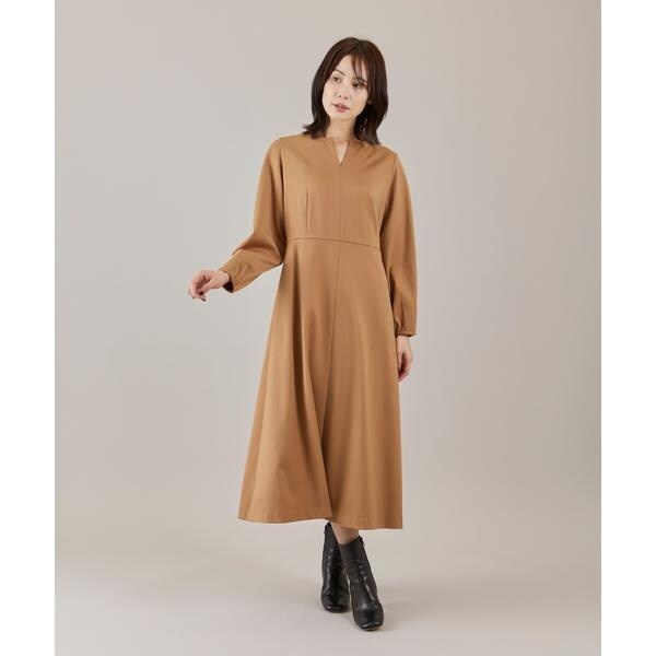 イネド（INED）/《大きいサイズ》キーネックワンピース