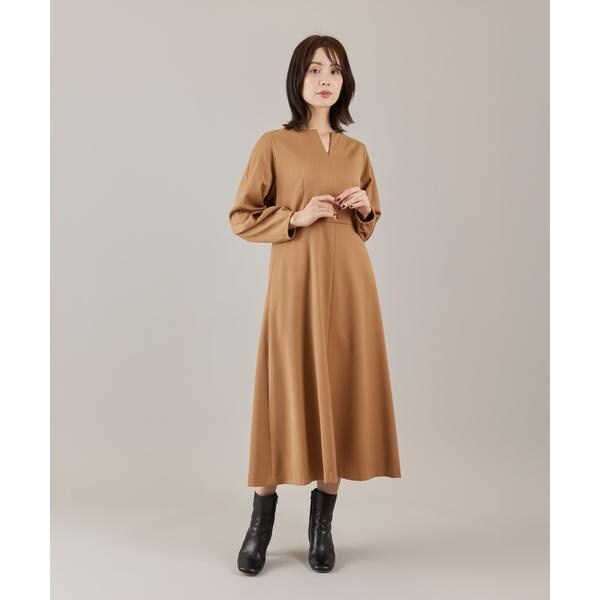 イネド（INED）/《大きいサイズ》キーネックワンピース