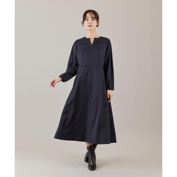 イネド（INED）/《大きいサイズ》キーネックワンピース