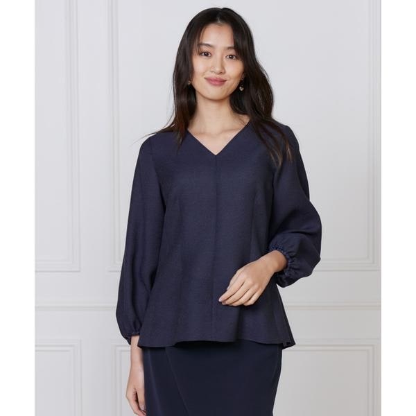 【NEW】イネド（INED）/《大きいサイズ》Vネックブラウス