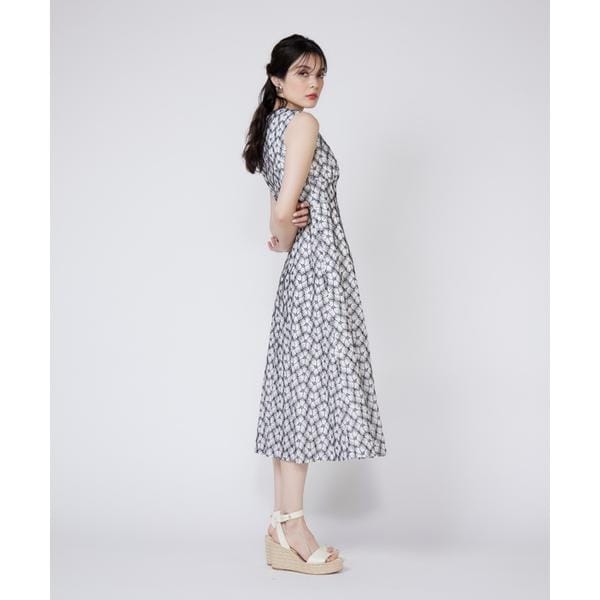 マーリエ ル カセット（Maglie le cassetto）/《大きいサイズ》刺繍レースワンピース