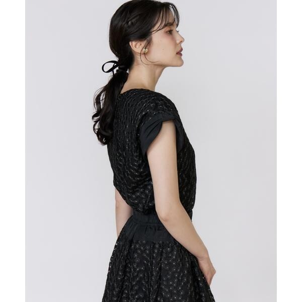 マーリエ ル カセット（Maglie le cassetto）/《大きいサイズ》フラワー刺繍ブラウス