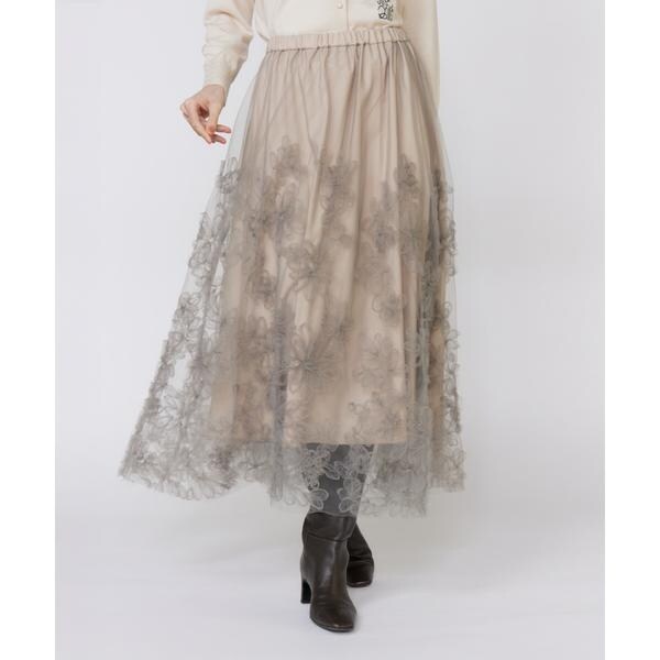マーリエ ル カセット（Maglie le cassetto）/手描き花刺繍チュールスカート