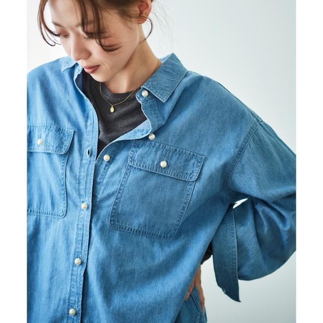 ルクールブラン（le．coeur blanc）/《軽いシャツ素材》パールボタンデニムシャツ