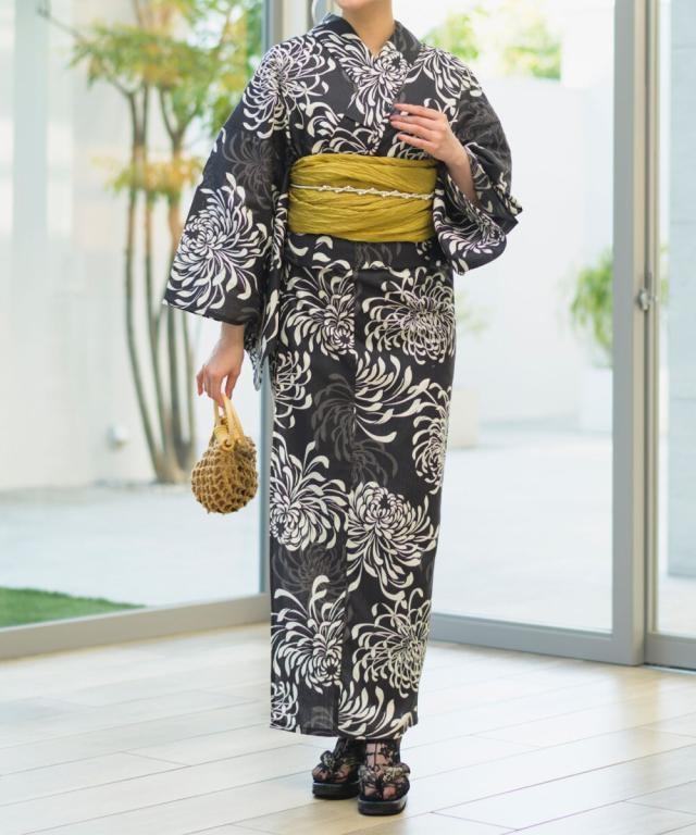 セレン（CELEN）/下駄つき浴衣5点セット 月影の菊詩 (浴衣 兵児帯 腰紐2本 下駄)