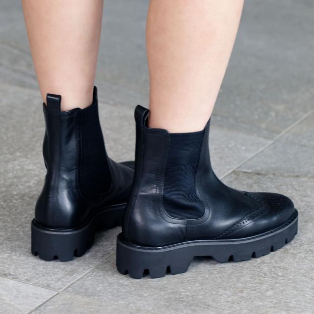 HIMIKO（HIMIKO）/【撥水】メダリオンサイドゴアトラックソールブーツ/631406