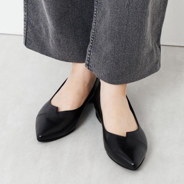 卑弥呼（himiko ）/優しく包む、ラクできれい◇【25秋冬新作 】アシンメトリーVカットフラットパンプス/641316