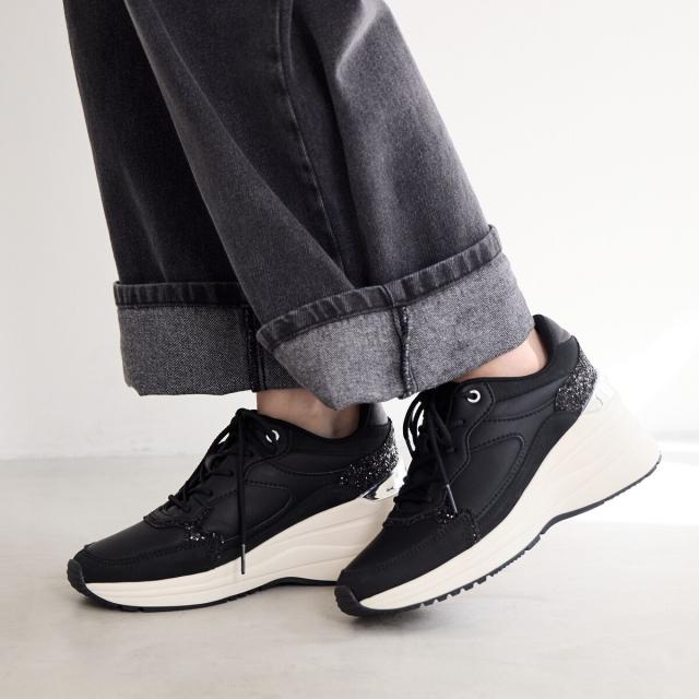 HIMIKO（HIMIKO）/きらきらな後ろ姿できれいめコーデにも◎【撥水】【卑弥呼】美脚ヒールアップスニーカー/657106