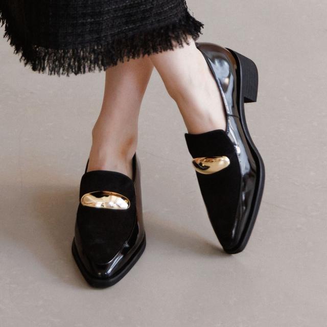 HIMIKO（HIMIKO）/洗練された主役級デザイン【卑弥呼25AW】軽量ソールオーバルモチーフローファー/651306