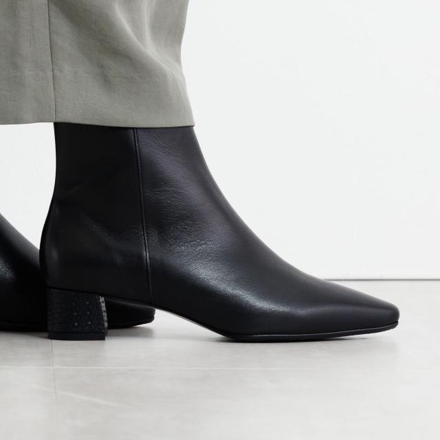 HIMIKO（HIMIKO）/ローヒールだけど美しい【卑弥呼25AW】ポインテッドトゥショートブーツ/651402