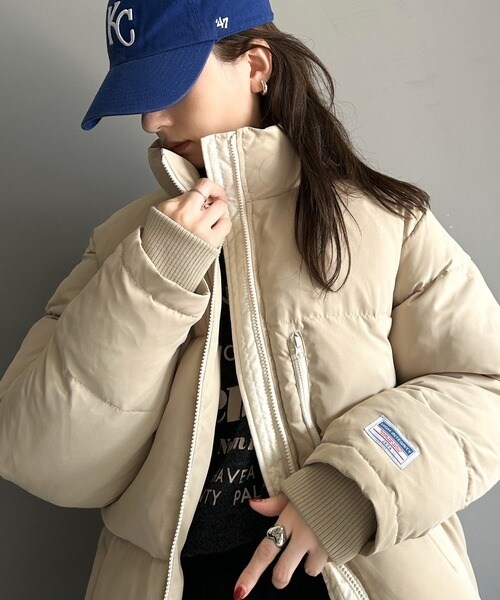 クラシカルエルフ（Classical Elf）/《JaVa ジャバコラボ》防寒とオシャレを両立。配色ジップ×フィンガーホール付き中綿ブルゾン