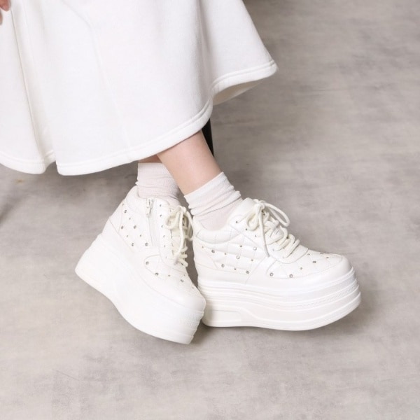 エスペランサ（ESPERANZA）/きゅんフィット厚底フラットキルティングスタッズスニーカー
