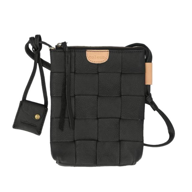 バックヤードファミリー（BACKYARD FAMILY）/toleur カウレザー太メッシュサコッシュ