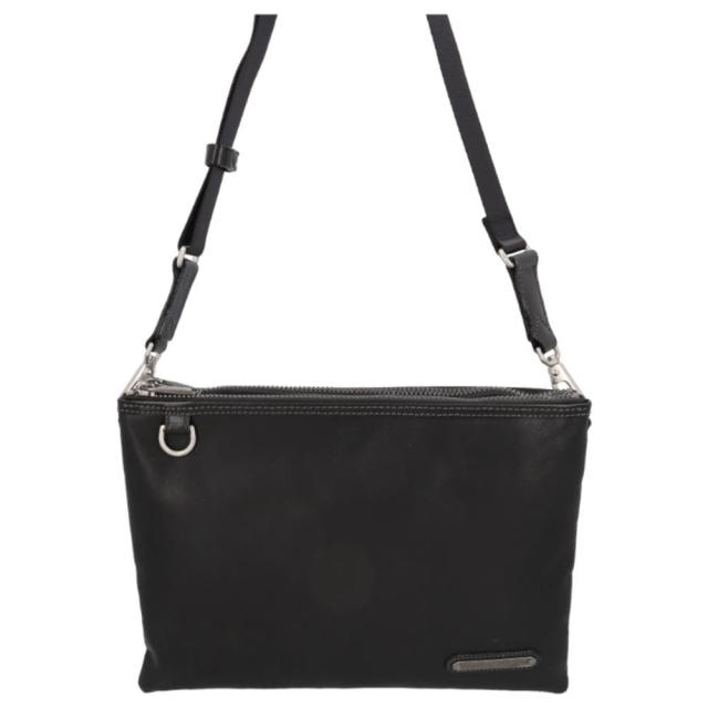 バックヤードファミリー（BACKYARD FAMILY）/レザーサコッシュ