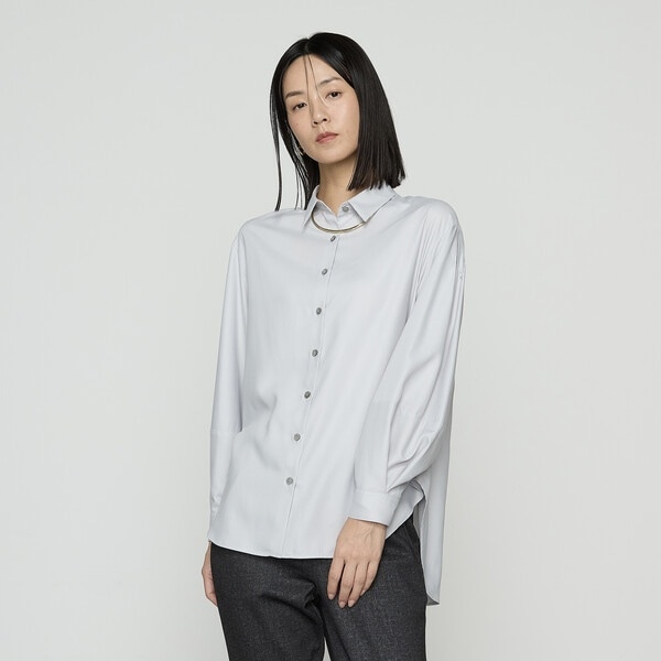 ギャバジン K．T（Gabardine K．T）/マイクロスパン タックボリューム袖のブラウス