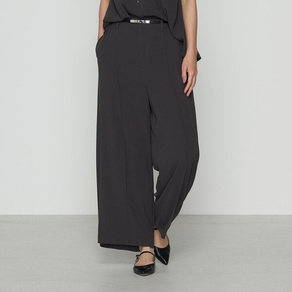 K．T キヨコ タカセ（K．T KIYOKO TAKASE）/バックサテンジョーゼット クロップドワイドパンツ