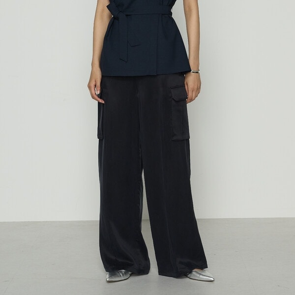 K．T キヨコ タカセ（K．T KIYOKO TAKASE）/キュプラツイル サテンツイルワイドカーゴパンツ
